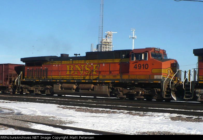 BNSF 4910